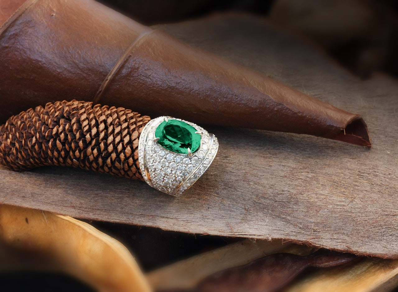 Emerald: The Enchanting May Birthstone